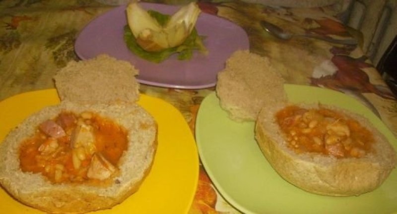 Ciorba de Fasole in Paine | Retete culinare | Gustos.ro