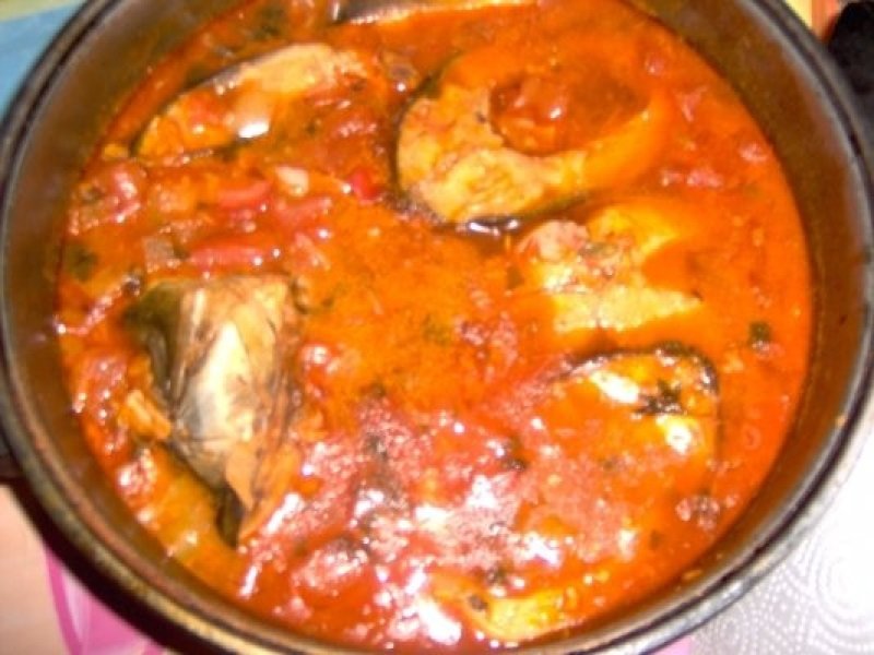 Peste cu sos picant | Retete culinare | Gustos.ro