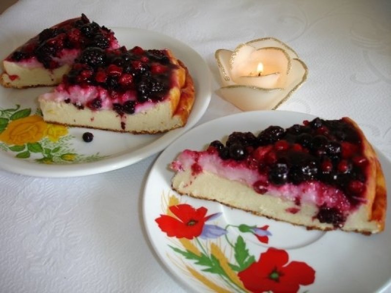 Tarta cu fructe de padure | Retete culinare | Gustos.ro