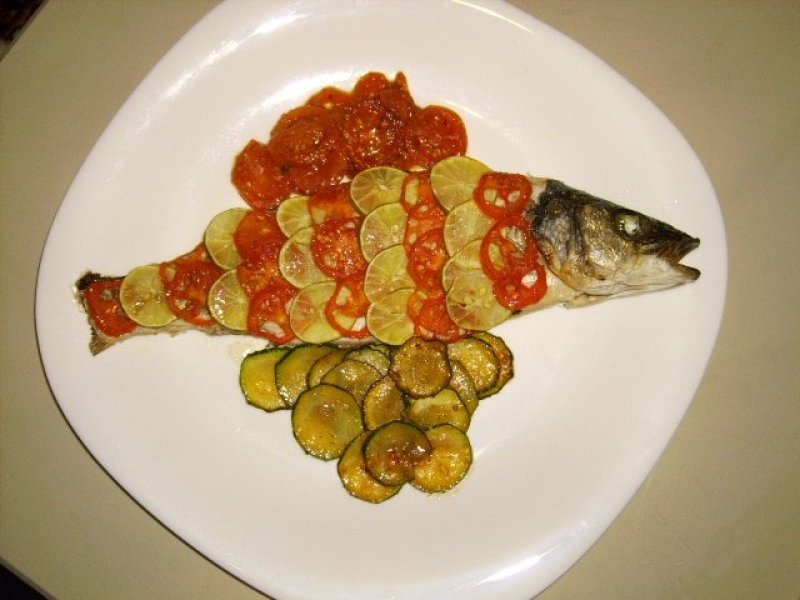 lup de mare la cuptor | Retete culinare | Gustos.ro