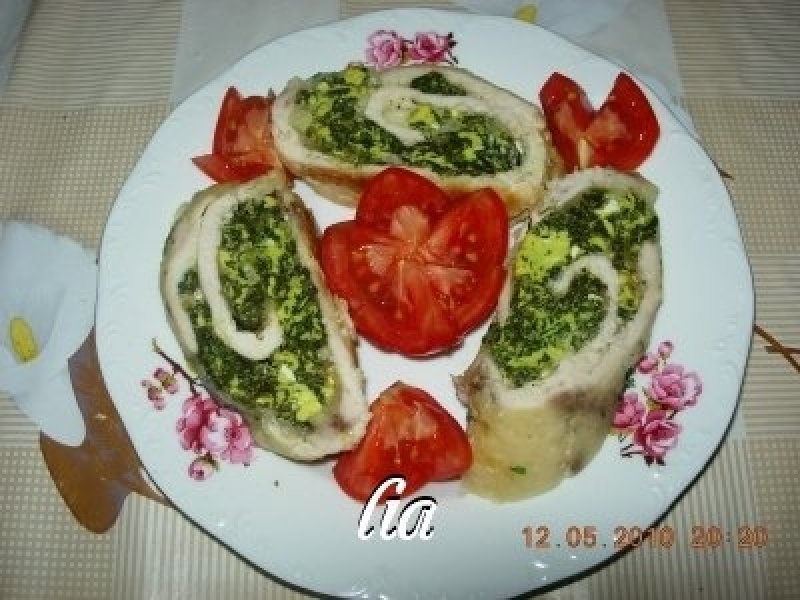 Rulada de pui cu spanac | Retete culinare | Gustos.ro