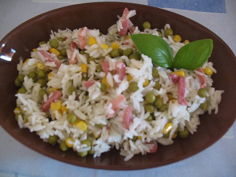 Salata de orez | Retete culinare | Gustos.ro