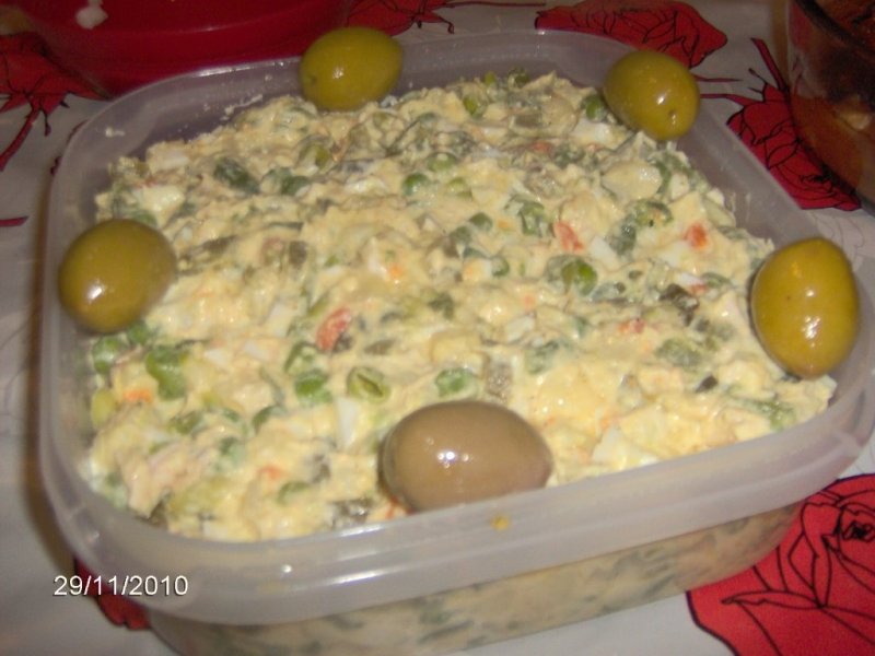 Salata ruseasca | Retete culinare | Gustos.ro