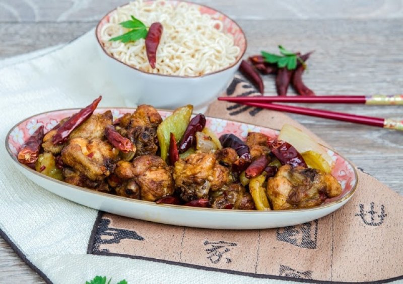 Pui de baltă în sos iute | Retete culinare | Gustos.ro