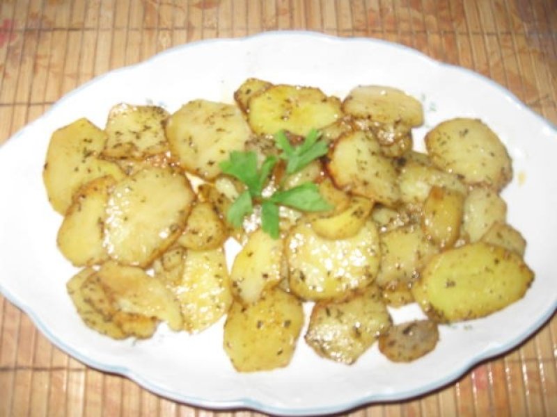 Cartofi inabusiti la tigaia dry cooker... | Retete culinare | Gustos.ro