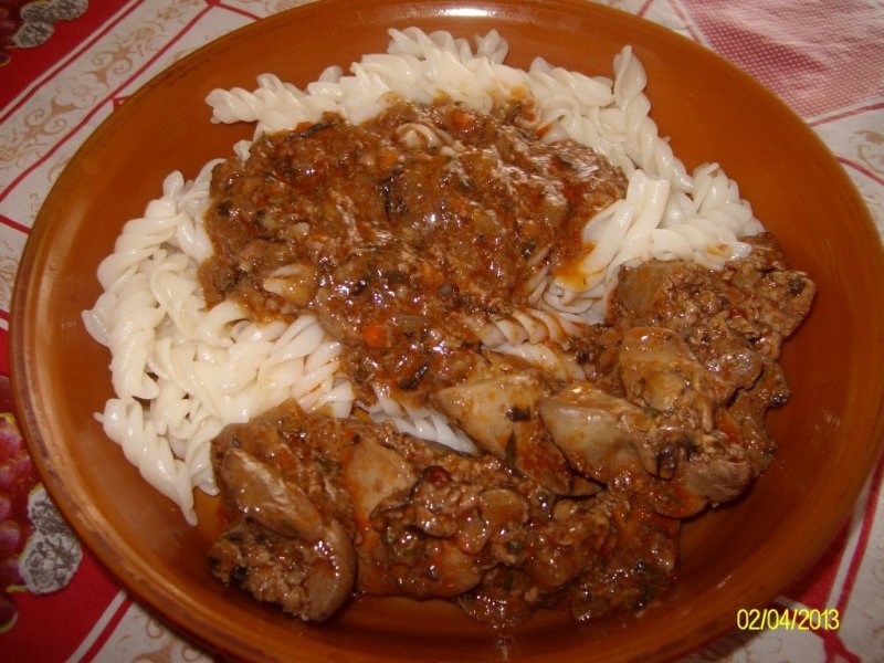 Ficat de pui cu paste | Retete culinare | Gustos.ro