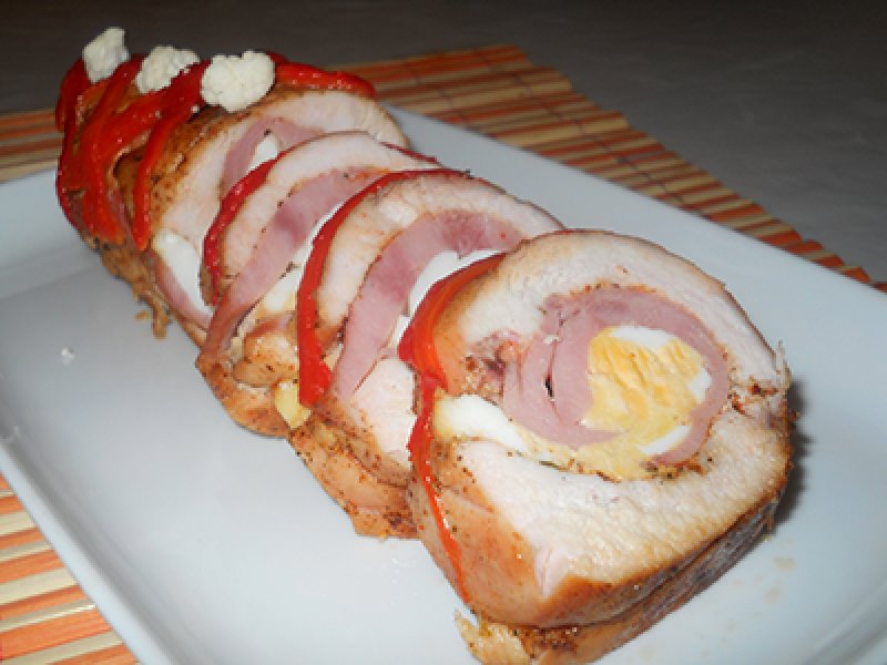 Rulada de piept de pui | Retete culinare | Gustos.ro