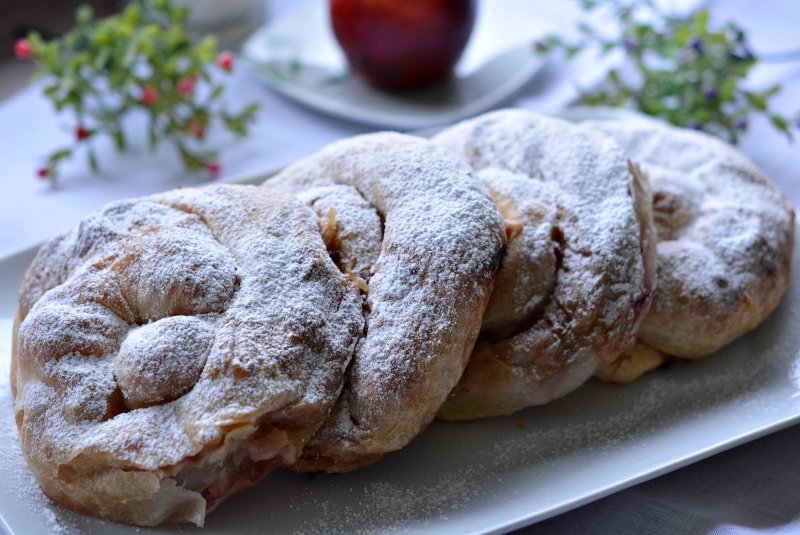 Placinta de post cu mere | Retete culinare | Gustos.ro