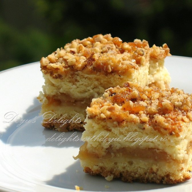 Prajitura cu mere si crusta de nuci | Prajituri | Culinar.RO