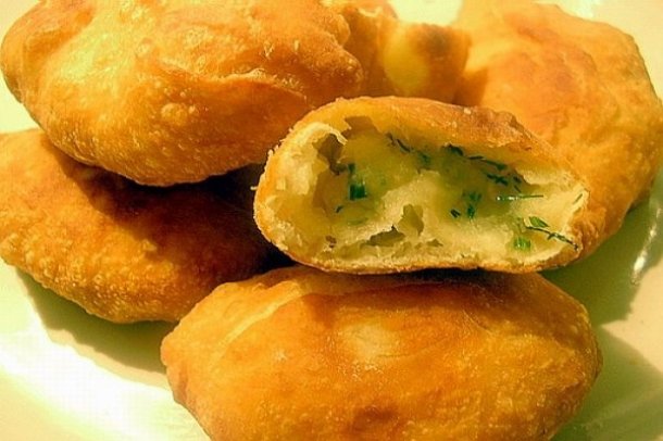 Piroske cu cartofi | Retete culinare | Gustos.ro