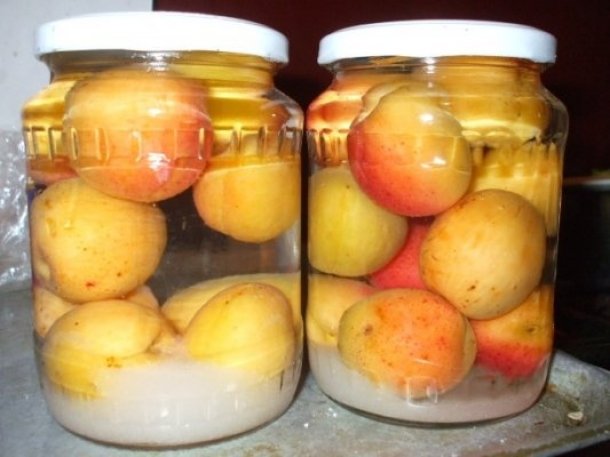 Compot de caise | Retete culinare | Gustos.ro