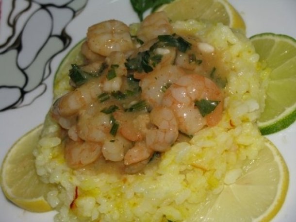 Sote de creveti cu orez auriu | Retete culinare | Gustos.ro