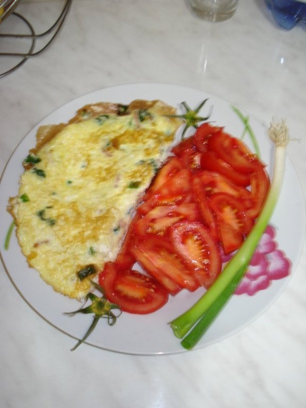 Omleta cu ceapa verde | Retete culinare | Gustos.ro