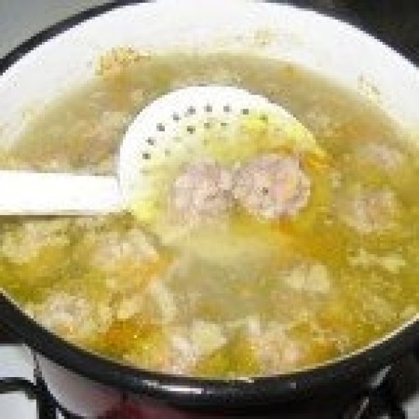 Ciorba de perisoare | Retete culinare | Gustos.ro Ciorba de perisoare | Retete culinare | Gustos.ro