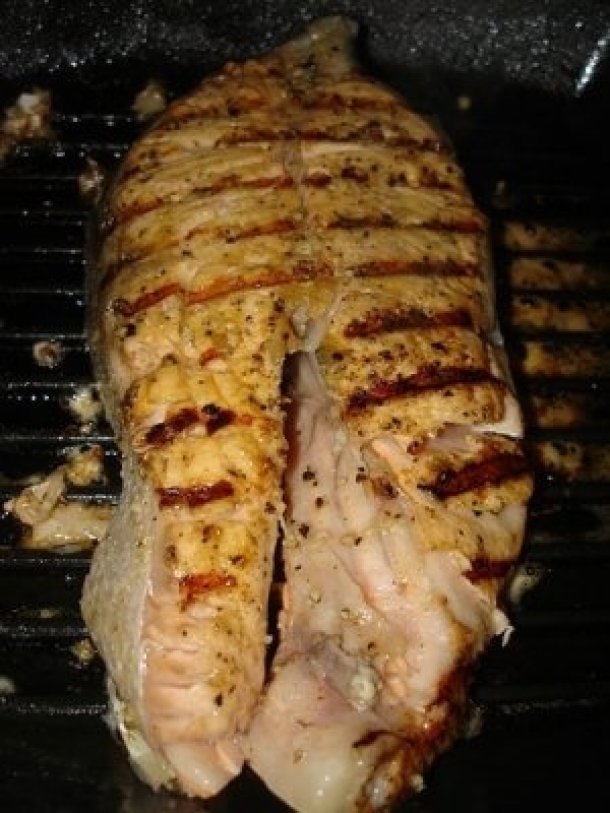 Pastrav la gratar. | Retete culinare | Gustos.ro