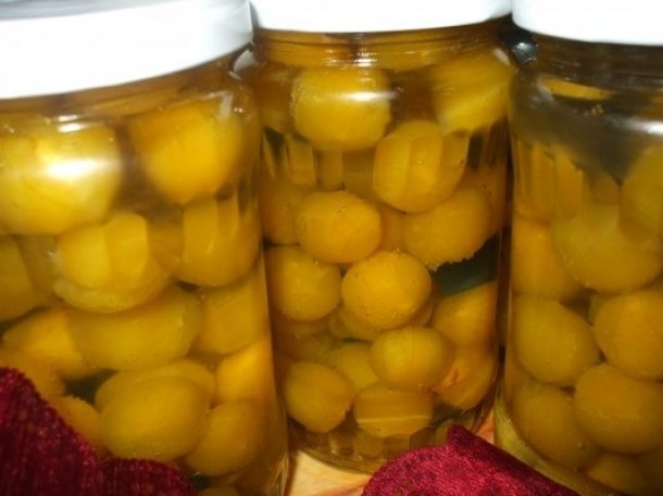 Compot de corcoduse fara conservant | Retete culinare | Gustos.ro