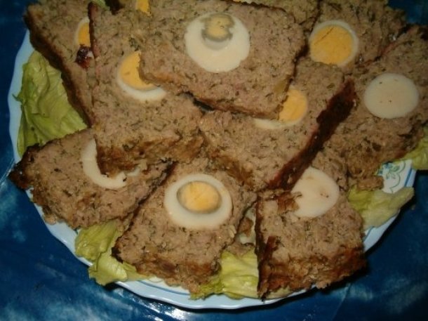 Chiftea umpluta cu oua | Retete culinare | Gustos.ro