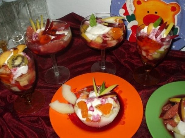 Salata de fructe | Retete culinare | Gustos.ro