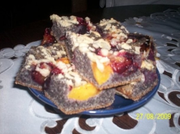 PRAJITURA CU MAC SI FRUCTE | Retete culinare | Gustos.ro