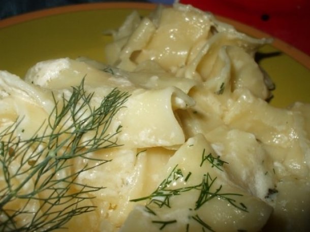 Paste cu branza, cascaval si smantana | Retete culinare | Gustos.ro