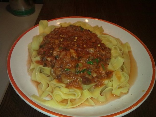 tagliatele cu ton si sos rosu | Retete culinare | Gustos.ro