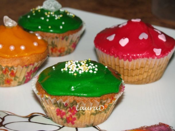 Briose colorate | Retete culinare | Gustos.ro