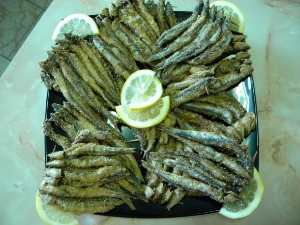 Hamsii prajite | Retete culinare | Gustos.ro