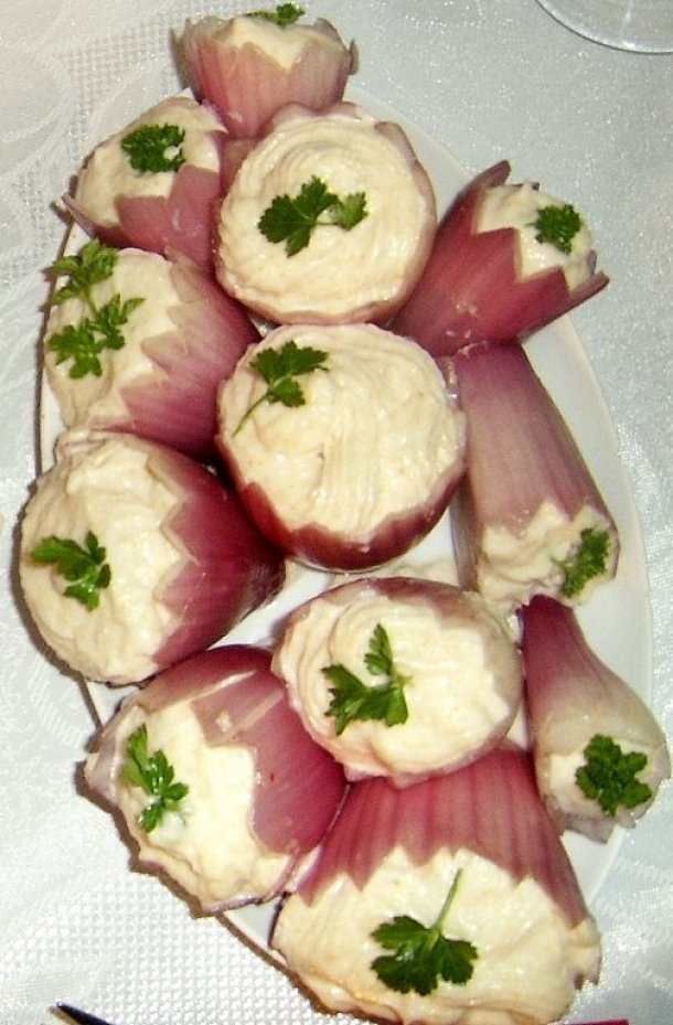 Ceapa umpluta cu icre de crap | Retete culinare | Gustos.ro