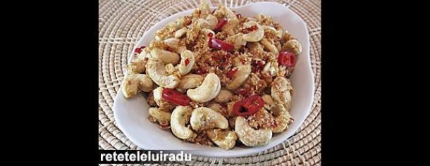 Alune caju prajite cu miere si nuca de cocos | Asia Cafe | Gustos.ro