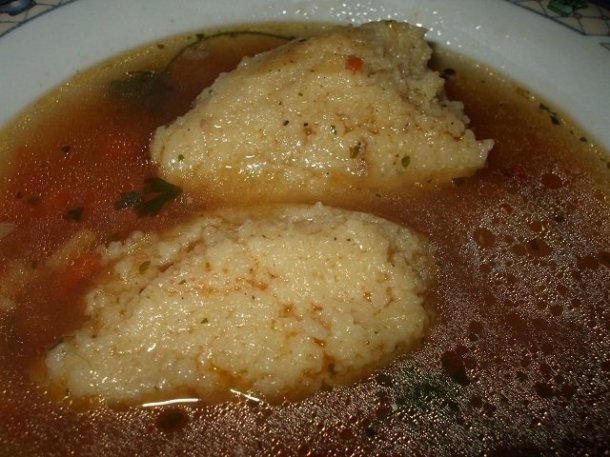 Supa de rosii cu oase garf si galuste | Retete culinare | Gustos.ro