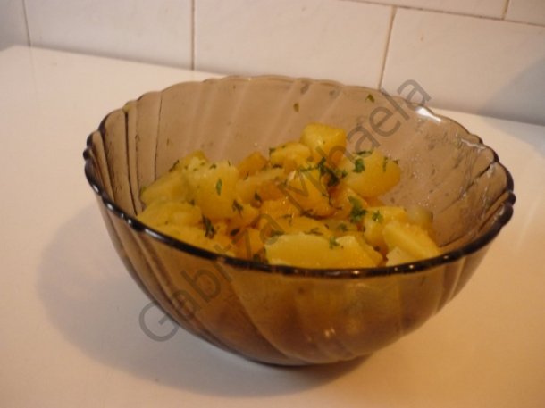Cartofi fierti cu unt | Retete culinare | Gustos.ro