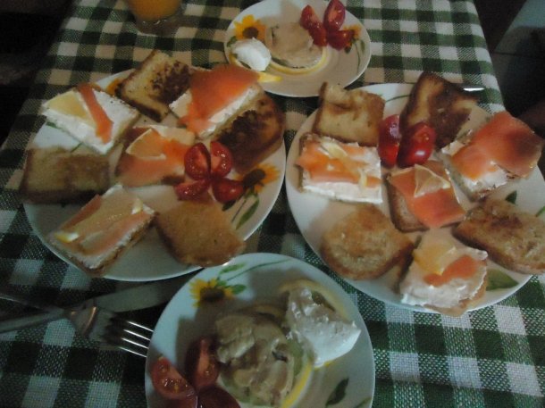 Mic dejun cu gust de peste | Retete culinare | Gustos.ro