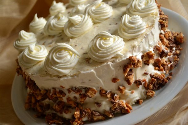 Tort Snickers | Retete culinare | Gustos.ro