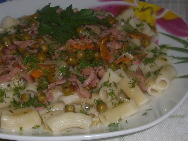 Macaroane cu mazare conservata si carne de porc afumata | Retete ...