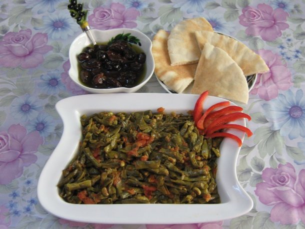 Mancare scazuta de” lubiya”(“ black eyed pea”,”black eyed bean”,lobia ...