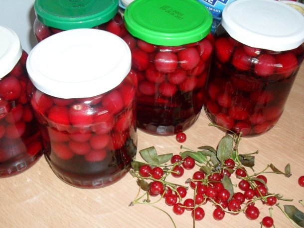 Compot de visine (fara conservant) | Retete culinare | Gustos.ro