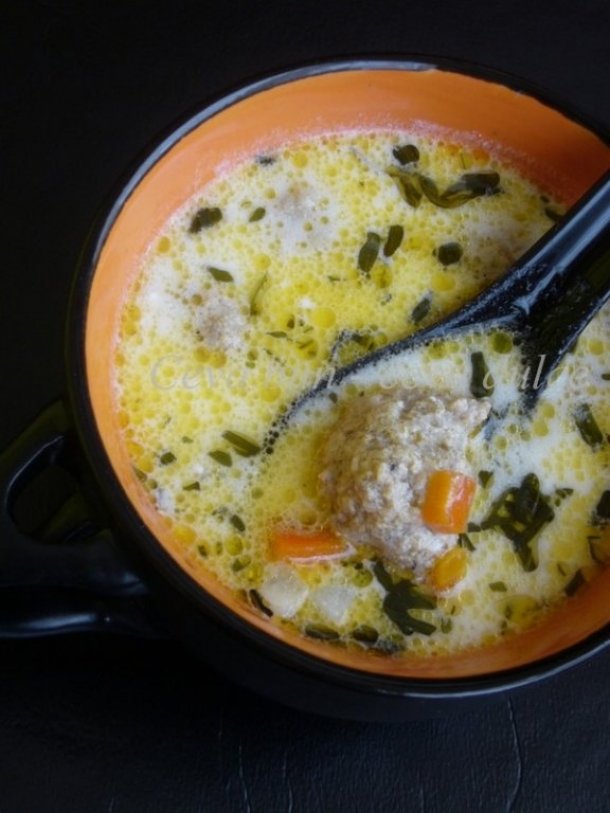 Ciorba de perisoare cu tarhon | Retete culinare | Gustos.ro