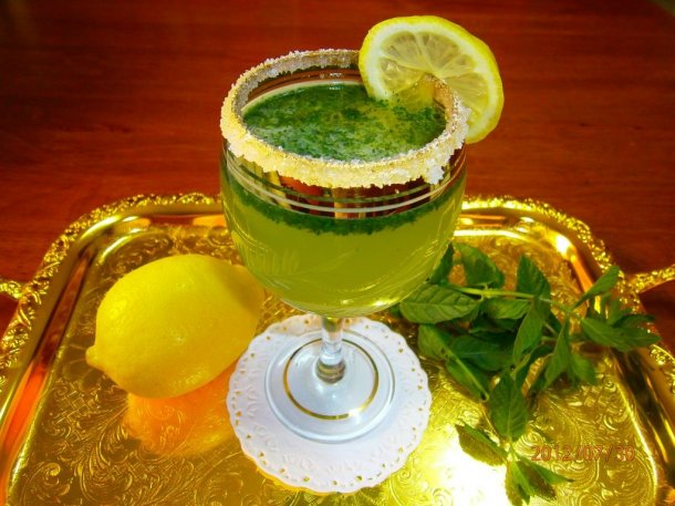 Limonada cu menta -reteta araba | Retete culinare | Gustos.ro