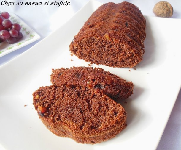 Chec cu cacao si stafide | Retete culinare | Gustos.ro