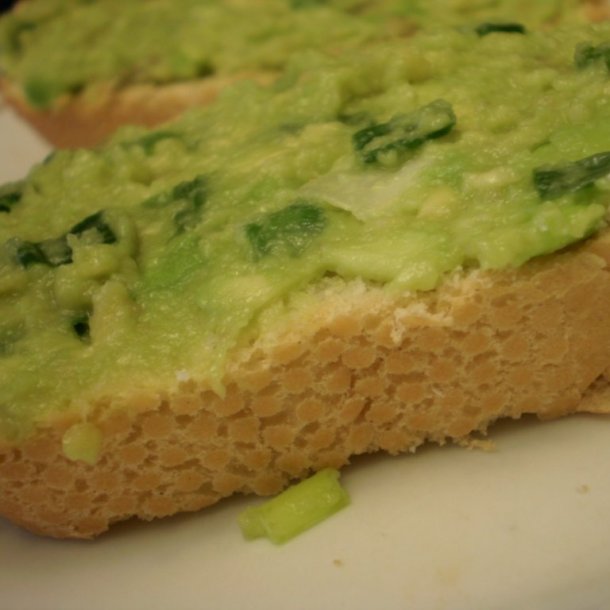 Pasta de avocado | Retete culinare | Gustos.ro