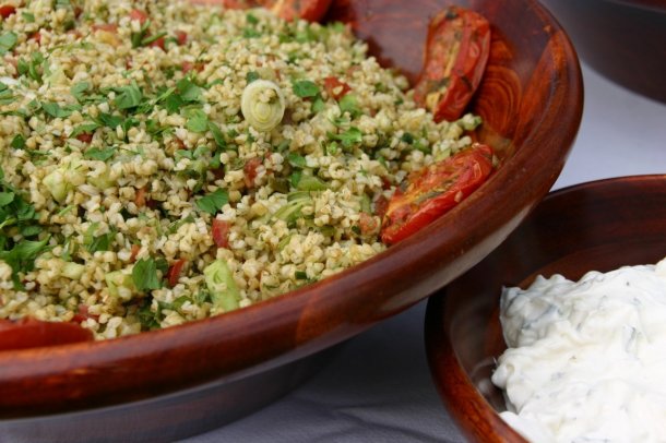 Quinoa cu cireşe confiate şi fistic | Retete culinare | Gustos.ro