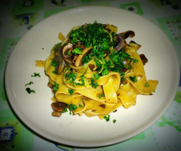 Tagliatelle cu ciuperci | Retete culinare | Gustos.ro