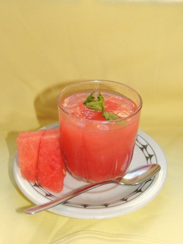 Jeleu de pepene rosu ( lubenita) | Retete culinare | Gustos.ro