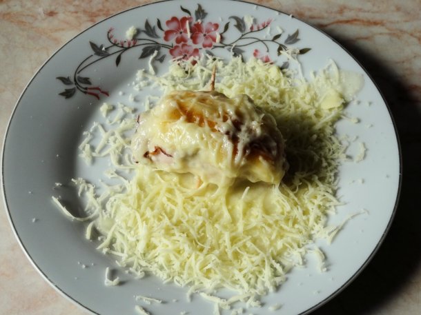 Rulouri de curcan cu sunca afumata, in sos bechamel | Retete culinare ...