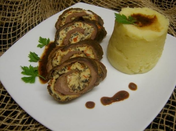 Rulada din piept de gasca | Retete culinare | Gustos.ro