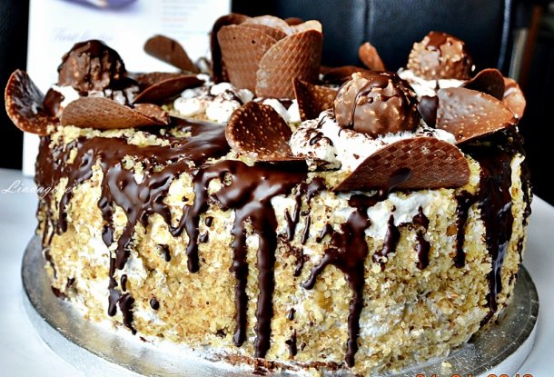 Tort festiv cu nuci | Retete culinare | Gustos.ro