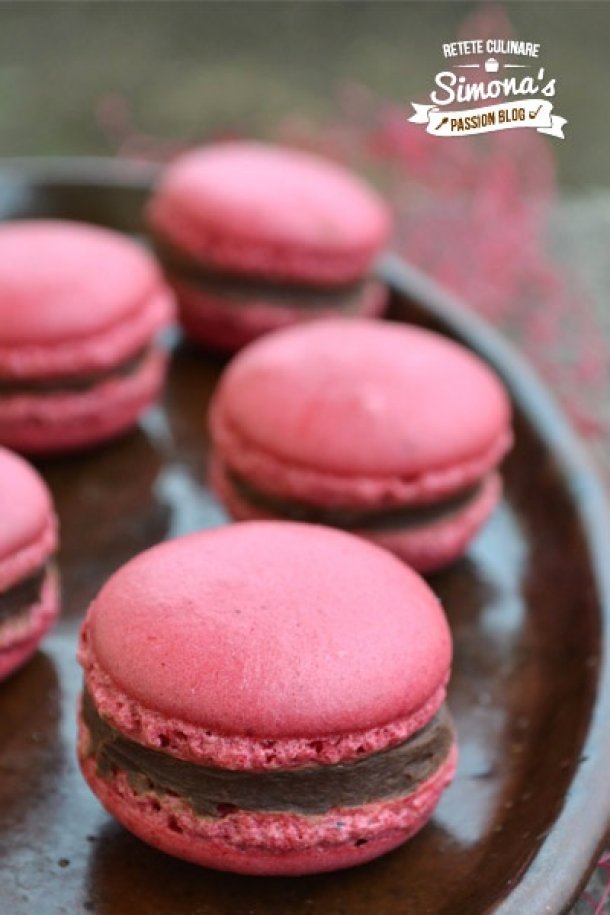 Macarons cu crema de ciocolata | Retete culinare | Gustos.ro