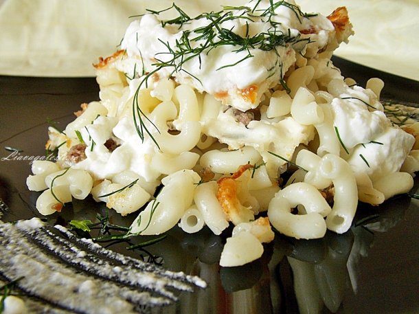 Paste cu branza si carnati | Retete culinare | Gustos.ro