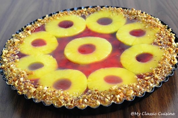 Tarta cu ananas si jeleu de capsuni | Retete culinare | Gustos.ro