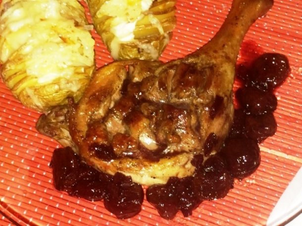 Friptura de rata cu sos de cirese | Retete culinare | Gustos.ro